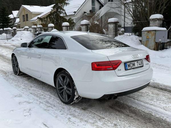 White Audi A5 2012 in Vilnius, with an engine capacity of 1.80 L and mileage of 328 thousand km for 6500 €, photo 5 on AUTOMOTO.COM.LV