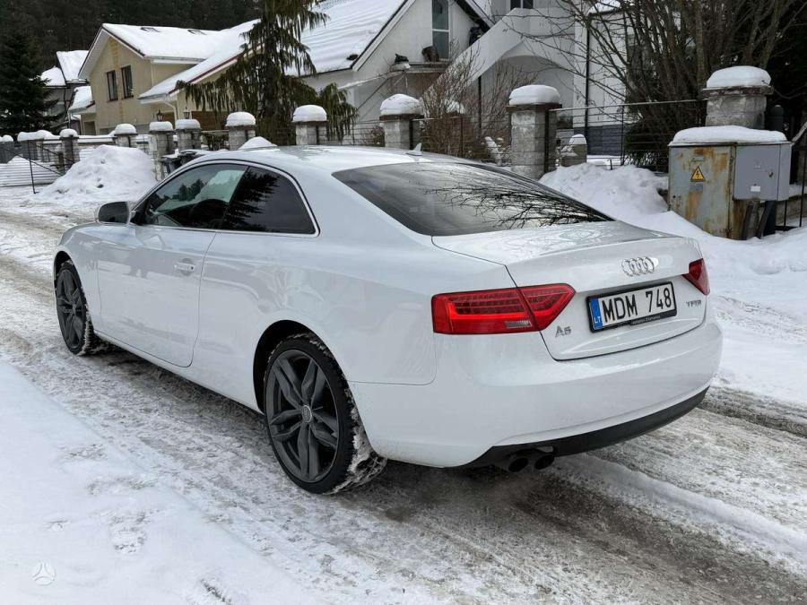 White Audi A5 2012 in Vilnius, with an engine capacity of 1.80 L and mileage of 328 thousand km for 6500 €, photo 5 on AUTOMOTO.COM.LV