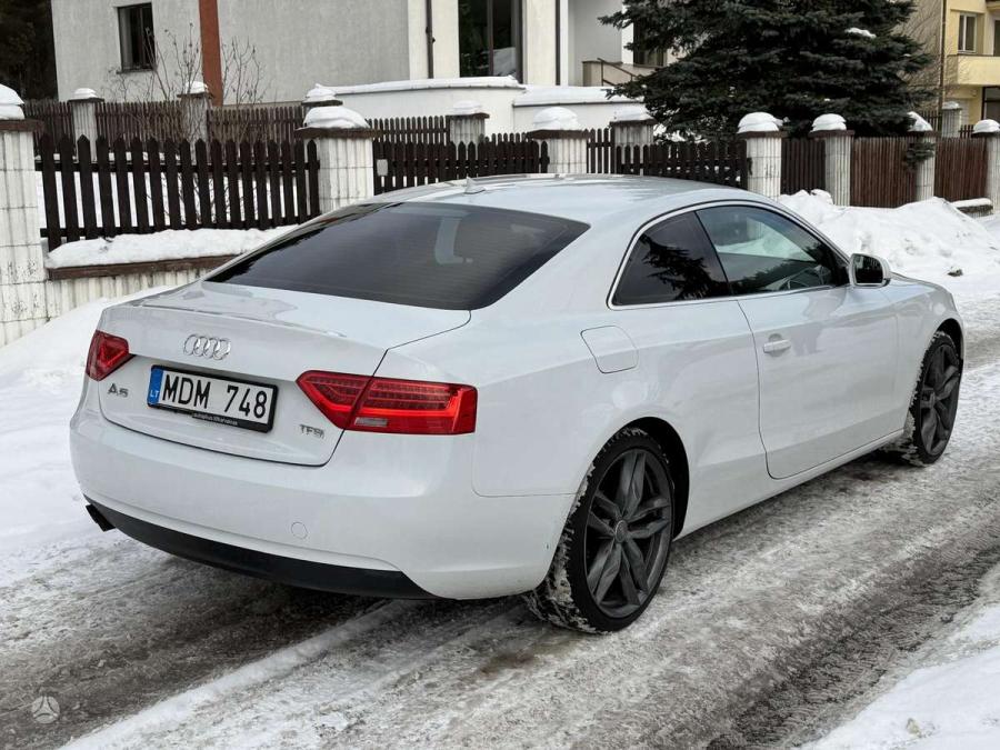 White Audi A5 2012 in Vilnius, with an engine capacity of 1.80 L and mileage of 328 thousand km for 6500 €, photo 8 on AUTOMOTO.COM.LV