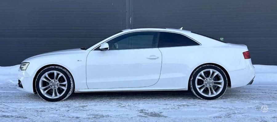 White Audi A5 2012 in Vilnius, with an engine capacity of 2.97 L and mileage of 293 thousand km for 9500 €, photo 4 on AUTOMOTO.COM.LV