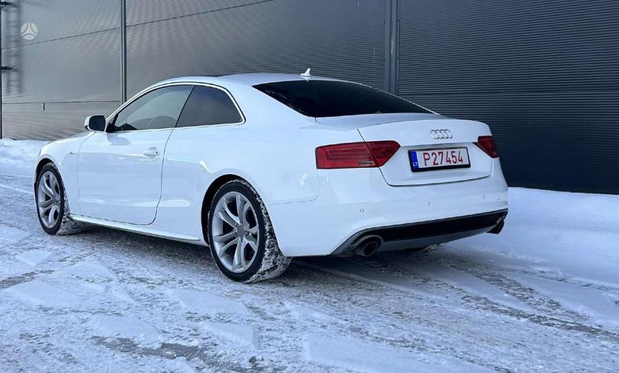 White Audi A5 2012 in Vilnius, with an engine capacity of 2.97 L and mileage of 293 thousand km for 9500 €, photo 8 on AUTOMOTO.COM.LV