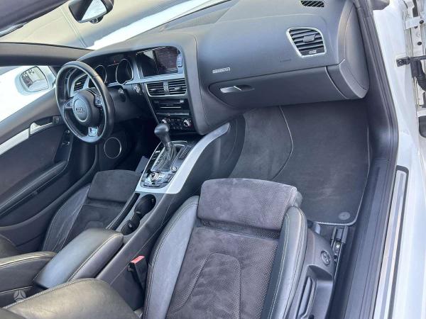 White Audi A5 2012 in Vilnius, with an engine capacity of 2.97 L and mileage of 293 thousand km for 9500 €, photo 10 on AUTOMOTO.COM.LV