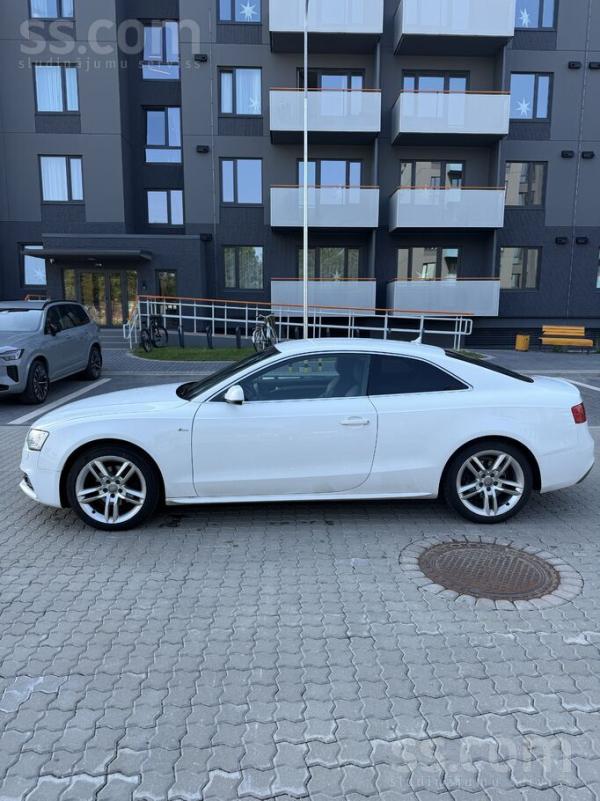 White Audi A5 2012 in Riga, with an engine capacity of 2.00 L and mileage of 310 thousand km for 9200 €, photo 4 on AUTOMOTO.COM.LV