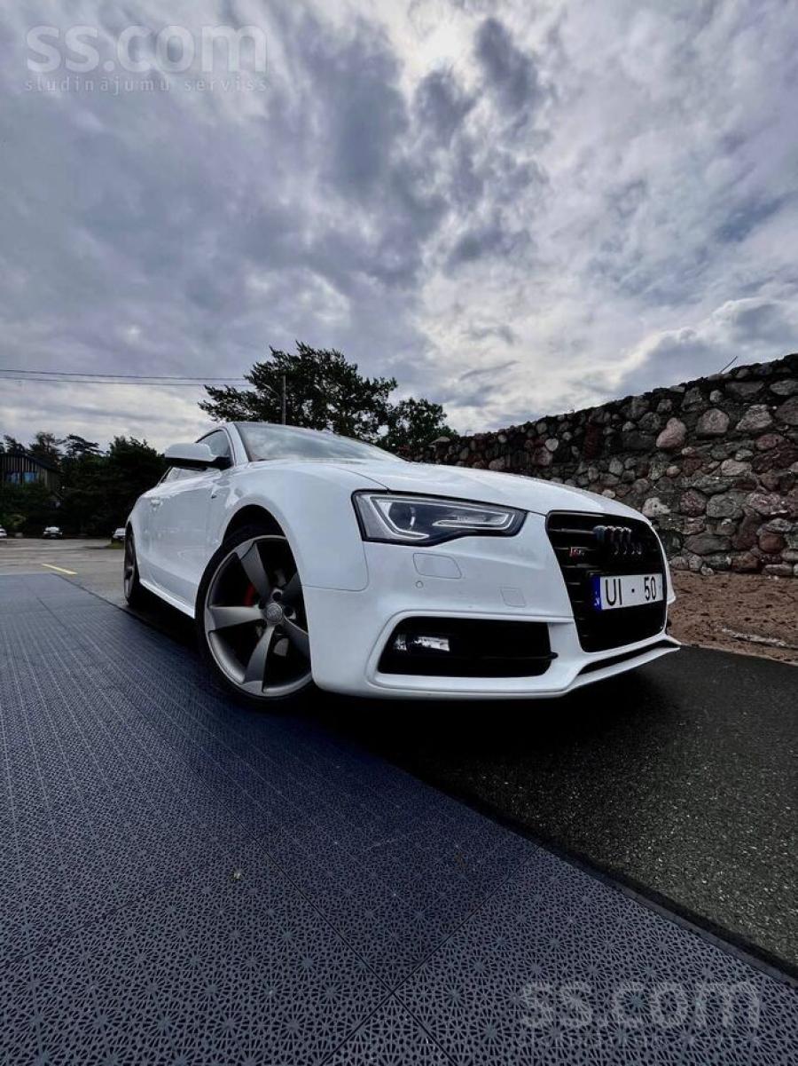 White Audi A5 2012 in Riga, with an engine capacity of 2.00 L and mileage of 123 thousand km for 14000 €, photo 1 on AUTOMOTO.COM.LV