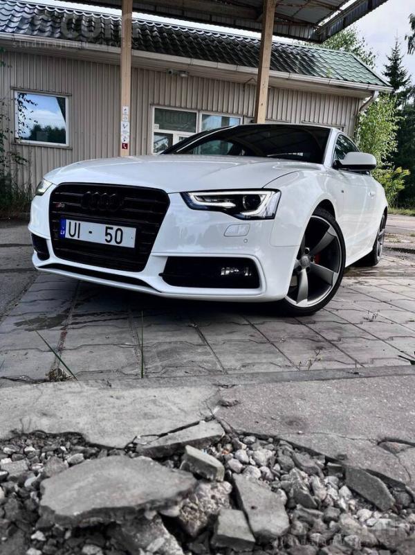 Balts Audi A5 2012 Rīga, ar dzinēja tilpumu 2.00 L un nobraukumu 123 tūkst. km par 14000 €, foto 3 vietnē AUTOMOTO.COM.LV