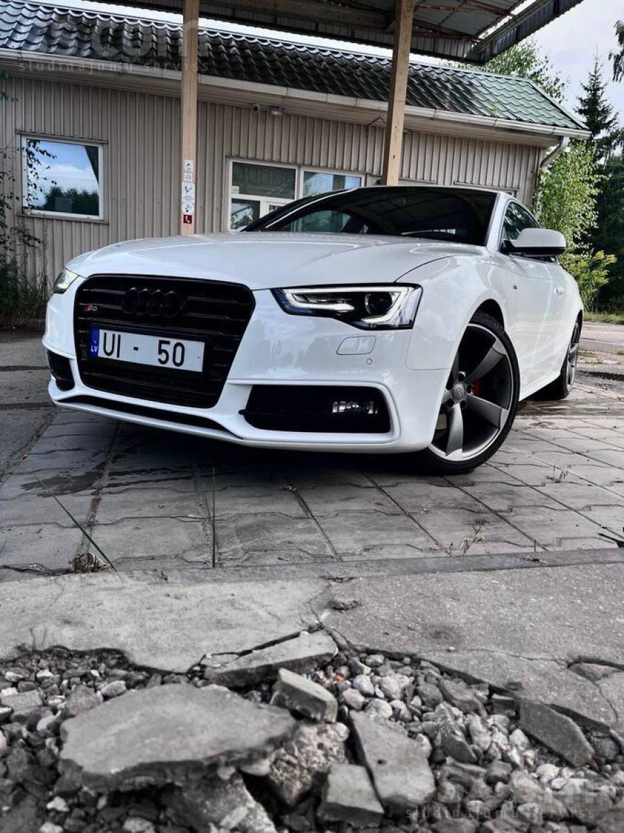 White Audi A5 2012 in Riga, with an engine capacity of 2.00 L and mileage of 123 thousand km for 14000 €, photo 4 on AUTOMOTO.COM.LV