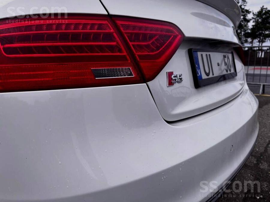 White Audi A5 2012 in Riga, with an engine capacity of 2.00 L and mileage of 123 thousand km for 14000 €, photo 5 on AUTOMOTO.COM.LV