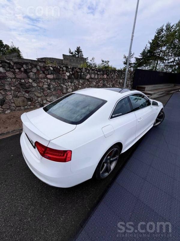 Balts Audi A5 2012 Rīga, ar dzinēja tilpumu 2.00 L un nobraukumu 123 tūkst. km par 14000 €, foto 5 vietnē AUTOMOTO.COM.LV