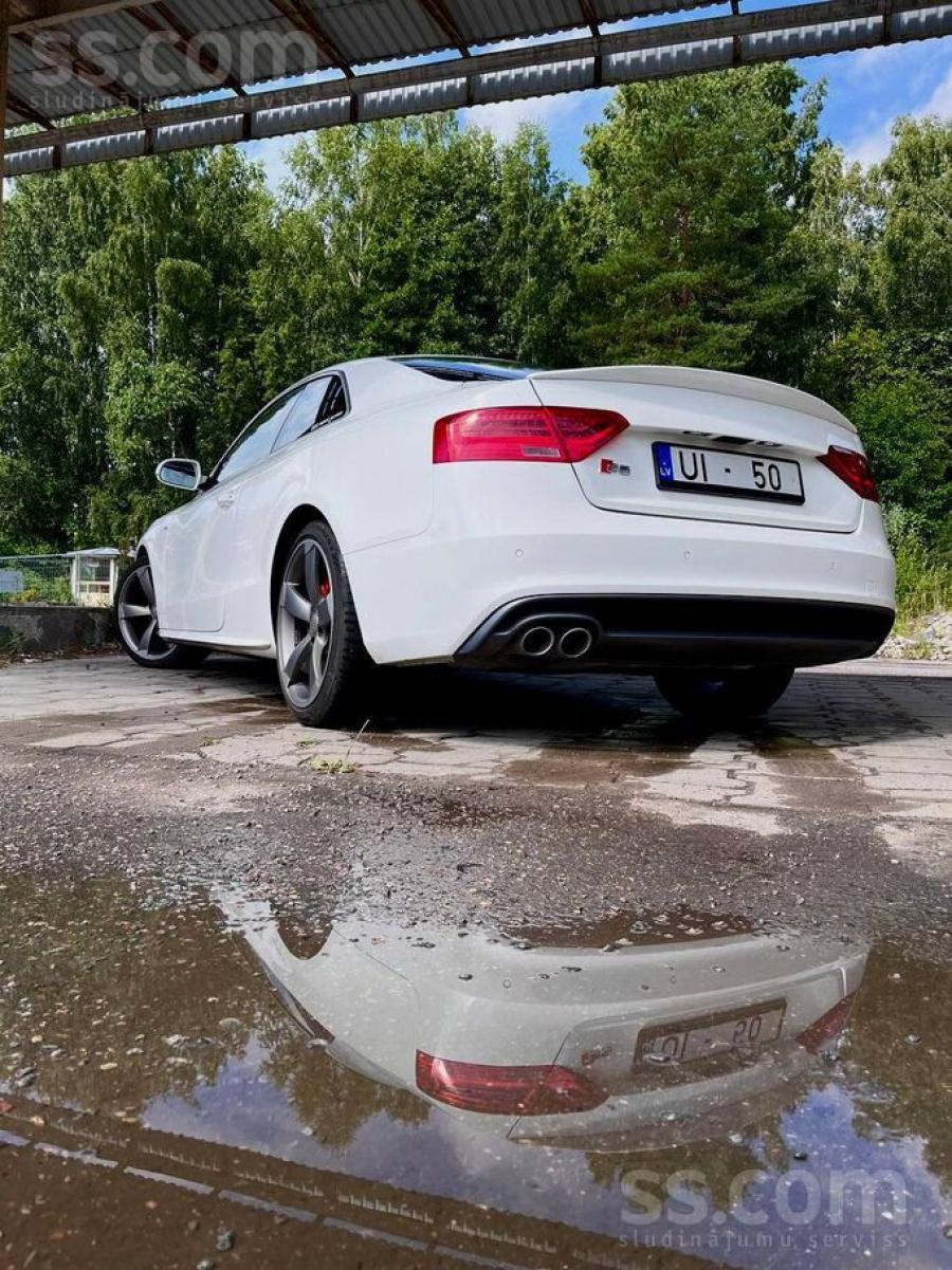 White Audi A5 2012 in Riga, with an engine capacity of 2.00 L and mileage of 123 thousand km for 14000 €, photo 7 on AUTOMOTO.COM.LV