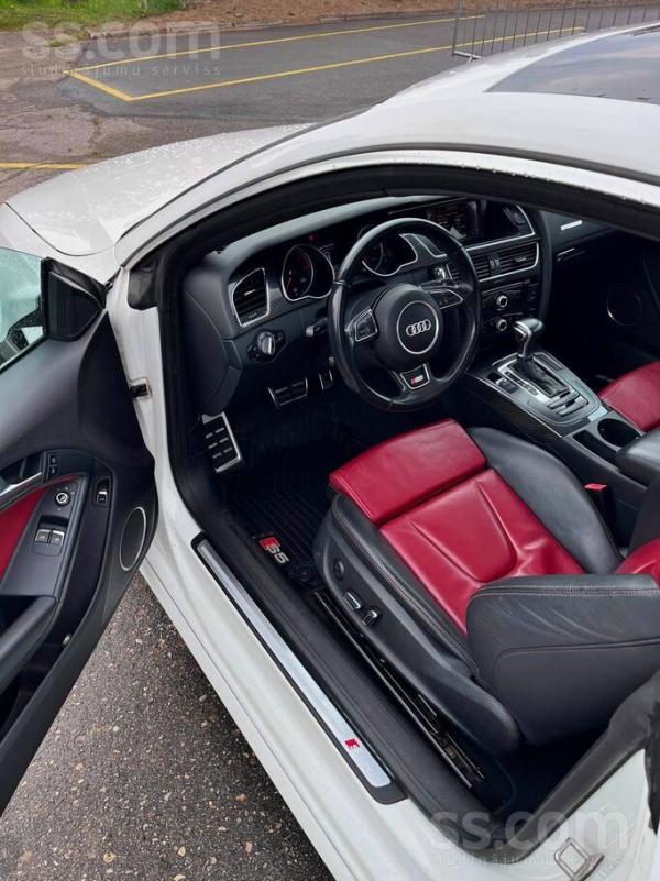 Balts Audi A5 2012 Rīga, ar dzinēja tilpumu 2.00 L un nobraukumu 123 tūkst. km par 14000 €, foto 8 vietnē AUTOMOTO.COM.LV