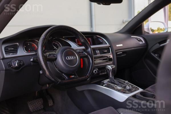 White Audi A5 2012 in Riga, with an engine capacity of 2.00 L and mileage of 312 thousand km for 8995 €, photo 11 on AUTOMOTO.COM.LV