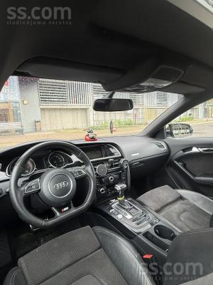 White Audi A5 2013 in Riga, with an engine capacity of 2.00 L and mileage of 200 thousand km for 15000 €, photo 10 on AUTOMOTO.COM.LV