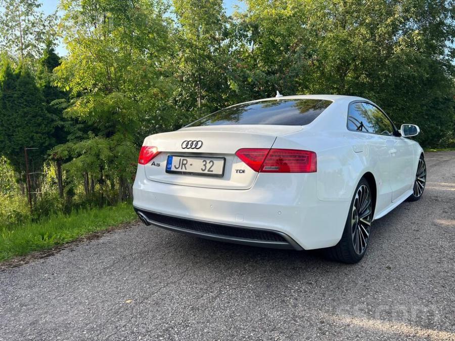 Balts Audi A5 2016 Cēsis, ar dzinēja tilpumu 2.00 L un nobraukumu 251 tūkst. km par 12000 €, foto 1 vietnē AUTOMOTO.COM.LV