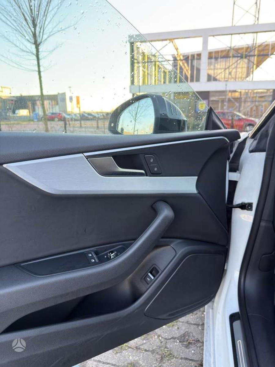 White Audi A5 2017 in Vilnius, with an engine capacity of 1.97 L and mileage of 207 thousand km for 16500 €, photo 12 on AUTOMOTO.COM.LV
