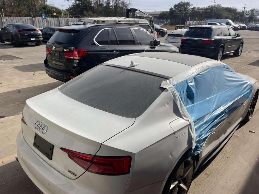 White Audi A5 2018 in Vilnius, with an engine capacity of 1.98 L and mileage of 133 thousand km for 12450 €, photo 10 on AUTOMOTO.COM.LV