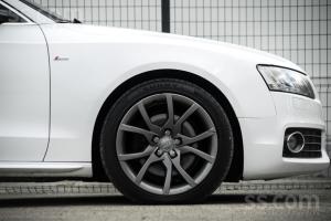 White Audi A5 2010 in Tukums, with an engine capacity of 2.70 L and mileage of 285 thousand km for 8900 €, photo 13 on AUTOMOTO.COM.LV