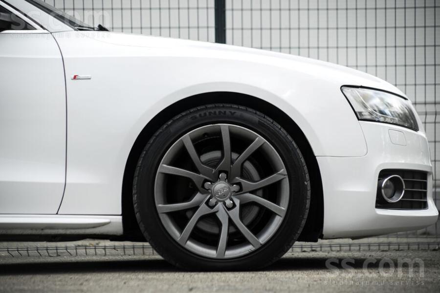 White Audi A5 2010 in Tukums, with an engine capacity of 2.70 L and mileage of 285 thousand km for 8900 €, photo 13 on AUTOMOTO.COM.LV