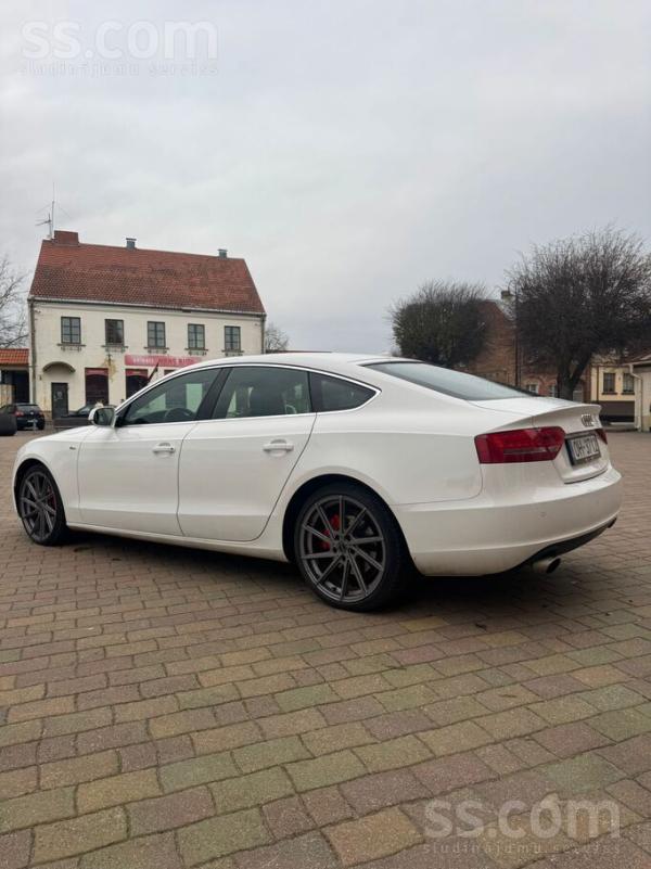 Balts Audi A5 2010 Bauska, ar dzinēja tilpumu 2.70 L un nobraukumu 288 tūkst. km par 5700 €, foto 5 vietnē AUTOMOTO.COM.LV