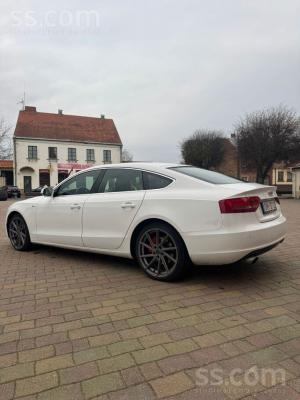 Balts Audi A5 2010 Bauska, ar dzinēja tilpumu 2.70 L un nobraukumu 288 tūkst. km par 5700 €, foto 5 vietnē AUTOMOTO.COM.LV