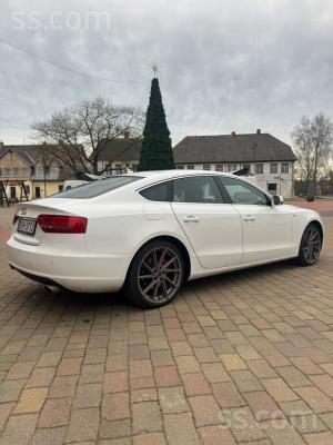 Balts Audi A5 2010 Bauska, ar dzinēja tilpumu 2.70 L un nobraukumu 288 tūkst. km par 5700 €, foto 7 vietnē AUTOMOTO.COM.LV