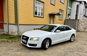 Balts Audi A5 2011 Tallina, ar dzinēja tilpumu 2.00 L un nobraukumu 145 tūkst. km par 8000 €, foto  vietnē AUTOMOTO.COM.LV
