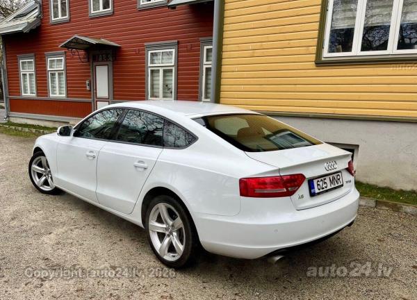 Balts Audi A5 2011 Tallina, ar dzinēja tilpumu 2.00 L un nobraukumu 145 tūkst. km par 8000 €, foto 4 vietnē AUTOMOTO.COM.LV