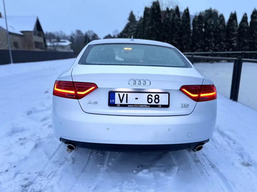 White Audi A5 2012 in Grobiņa, with an engine capacity of 3.00 L and mileage of 284 thousand km for 11500 €, photo 6 on AUTOMOTO.COM.LV