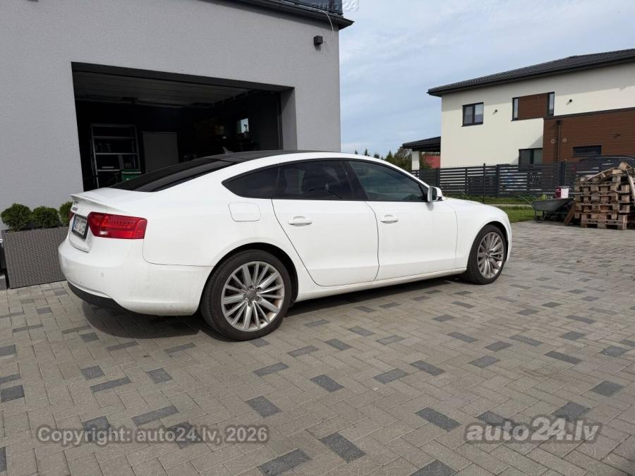 Balts Audi A5 2012 Tallina, ar dzinēja tilpumu 2.00 L un nobraukumu 205 tūkst. km par 12499 €, foto 3 vietnē AUTOMOTO.COM.LV