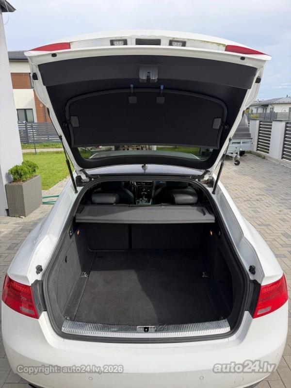 White Audi A5 2012 in Tallinn, with an engine capacity of 2.00 L and mileage of 205 thousand km for 12499 €, photo 10 on AUTOMOTO.COM.LV