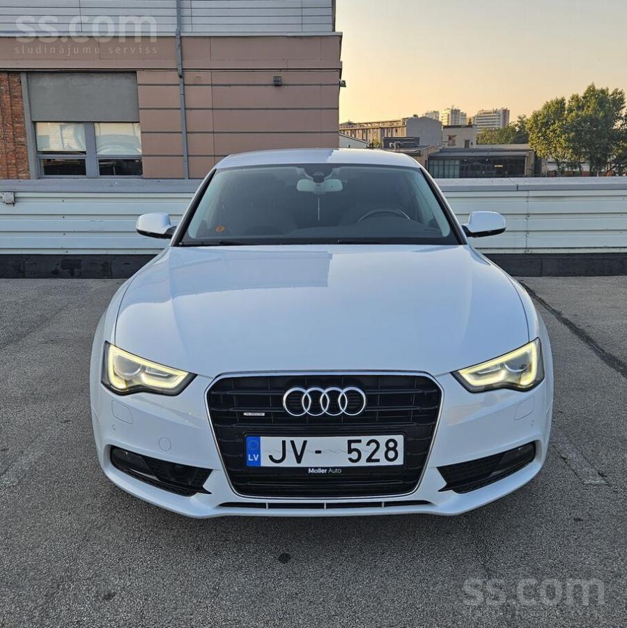 White Audi A5 2013 in Riga, with an engine capacity of 3.00 L and mileage of 144 thousand km for 14750 €, photo 4 on AUTOMOTO.COM.LV