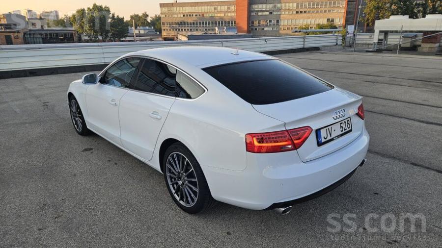 White Audi A5 2013 in Riga, with an engine capacity of 3.00 L and mileage of 144 thousand km for 14750 €, photo 8 on AUTOMOTO.COM.LV