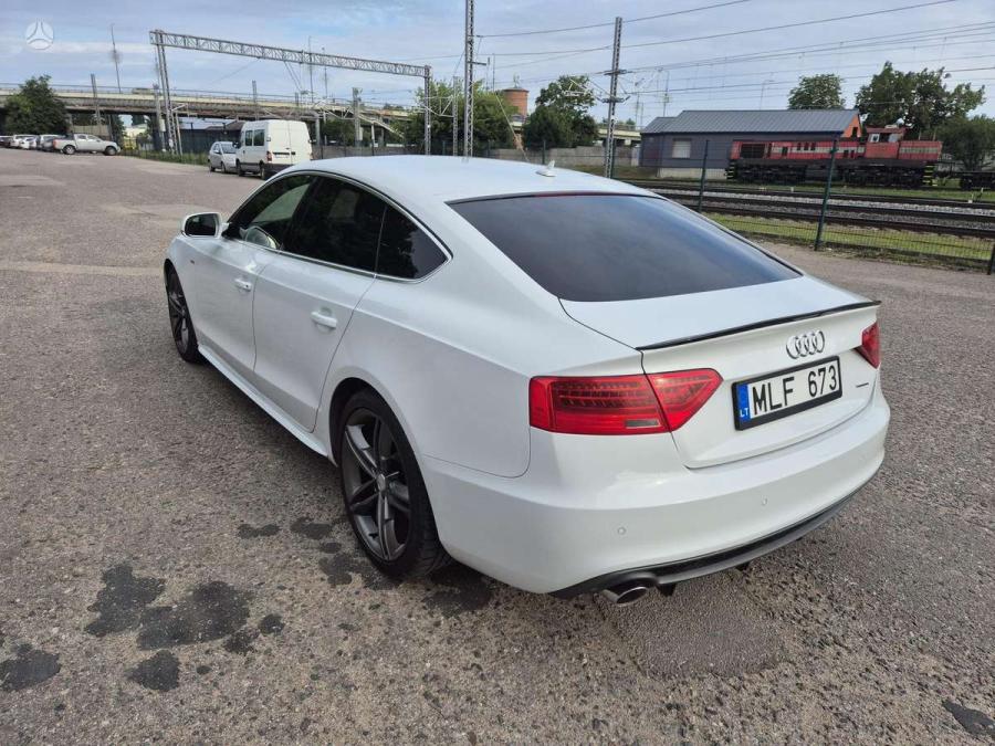 White Audi A5 2014 in Siauliai, with an engine capacity of 3.00 L and mileage of 245 thousand km for 9950 €, photo 5 on AUTOMOTO.COM.LV