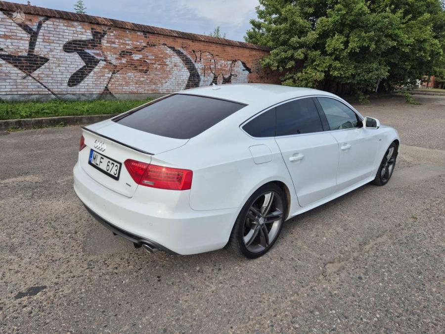 White Audi A5 2014 in Siauliai, with an engine capacity of 3.00 L and mileage of 245 thousand km for 9950 €, photo 7 on AUTOMOTO.COM.LV