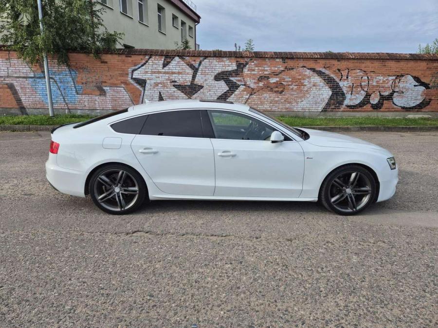 White Audi A5 2014 in Siauliai, with an engine capacity of 3.00 L and mileage of 245 thousand km for 9950 €, photo 8 on AUTOMOTO.COM.LV