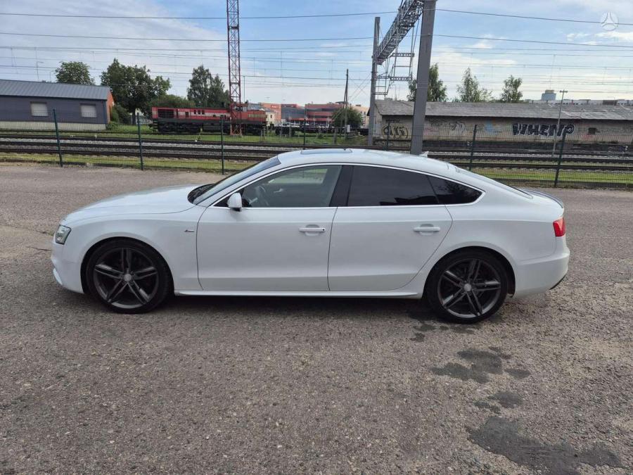 White Audi A5 2014 in Siauliai, with an engine capacity of 3.00 L and mileage of 245 thousand km for 9950 €, photo 9 on AUTOMOTO.COM.LV