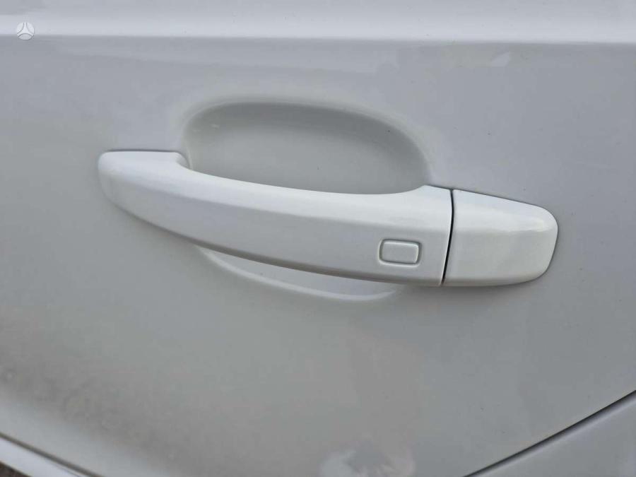 White Audi A5 2014 in Siauliai, with an engine capacity of 3.00 L and mileage of 245 thousand km for 9950 €, photo 17 on AUTOMOTO.COM.LV