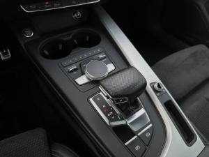 White Audi A5 2017 in Jelgava, with an engine capacity of 2.00 L and mileage of 199 thousand km for 20700 €, photo 15 on AUTOMOTO.COM.LV
