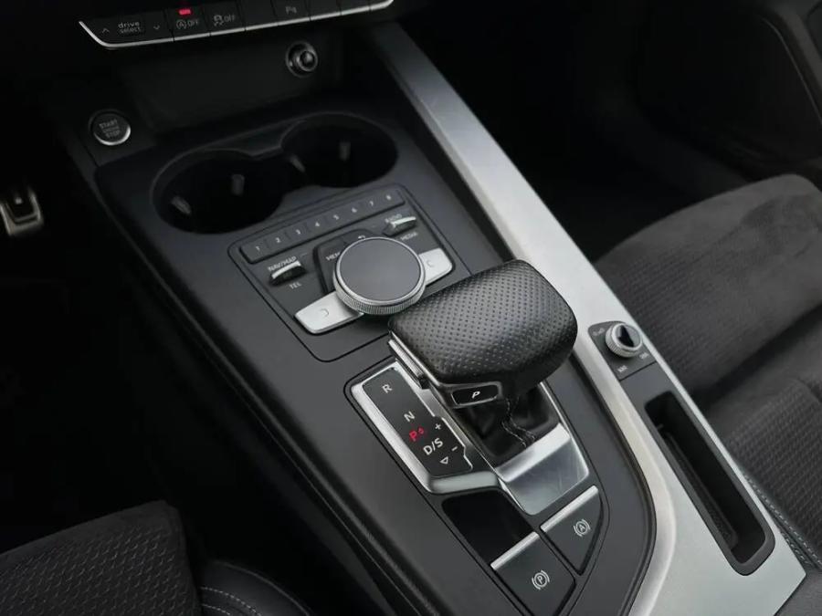 White Audi A5 2017 in Jelgava, with an engine capacity of 2.00 L and mileage of 199 thousand km for 20700 €, photo 15 on AUTOMOTO.COM.LV