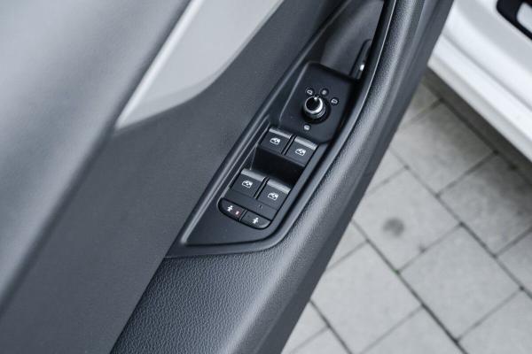 Audi A5 2019 Mārupe vietnē Balts Audi A5 2019 Mārupe, ar dzinēja tilpumu 2.00 L un nobraukumu 154 tūkst. km par 19950 €, foto 9 vietnē AUTOMOTO.COM.LV