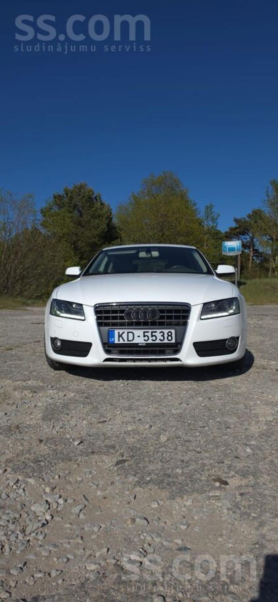 White Audi A5 2010 in Liepaja, with an engine capacity of 1.80 L and mileage of 154 thousand km for 6000 €, photo 1 on AUTOMOTO.COM.LV