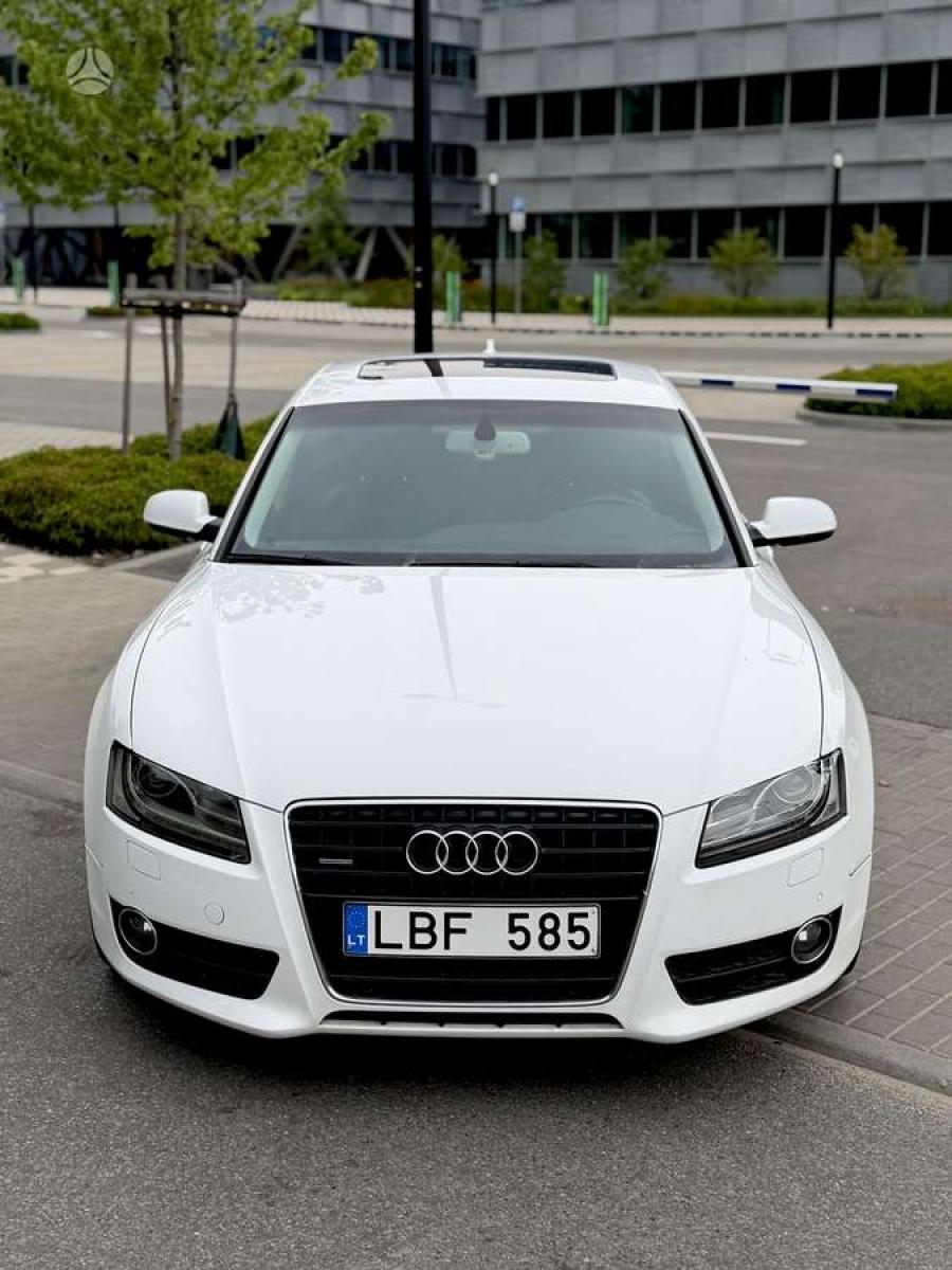 White Audi A5 2010 in Vilnius, with an engine capacity of 3.00 L and mileage of 290 thousand km for 7900 €, photo 4 on AUTOMOTO.COM.LV