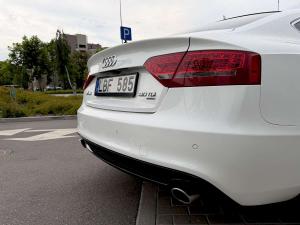 White Audi A5 2010 in Vilnius, with an engine capacity of 3.00 L and mileage of 290 thousand km for 7900 €, photo 9 on AUTOMOTO.COM.LV