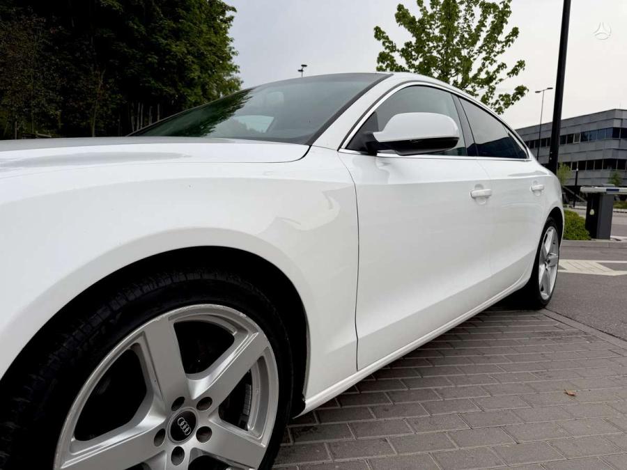 White Audi A5 2010 in Vilnius, with an engine capacity of 3.00 L and mileage of 290 thousand km for 7900 €, photo 11 on AUTOMOTO.COM.LV