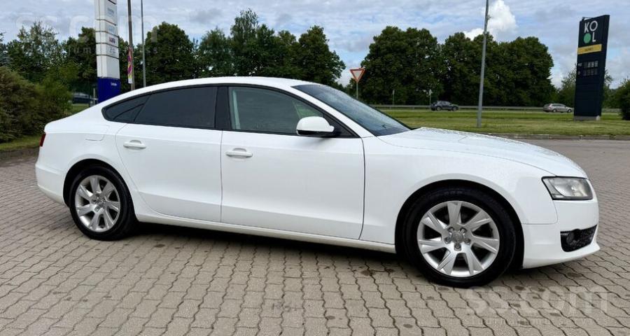 White Audi A5 2011 in Riga, with an engine capacity of 2.00 L and mileage of 350 thousand km for 5290 €, photo 5 on AUTOMOTO.COM.LV