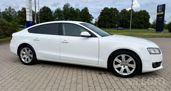 Balts Audi A5 2011 Rīga, ar dzinēja tilpumu 2.00 L un nobraukumu 350 tūkst. km par 5290 €, foto 4 vietnē AUTOMOTO.COM.LV