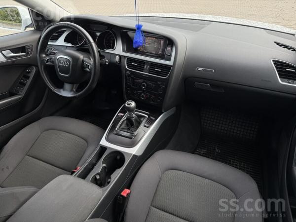 Balts Audi A5 2011 Rīga, ar dzinēja tilpumu 2.00 L un nobraukumu 350 tūkst. km par 5290 €, foto 7 vietnē AUTOMOTO.COM.LV