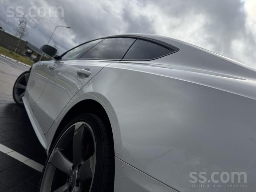 White Audi A5 2012 in Riga, with an engine capacity of 3.00 L and mileage of 279 thousand km for 11990 €, photo 9 on AUTOMOTO.COM.LV