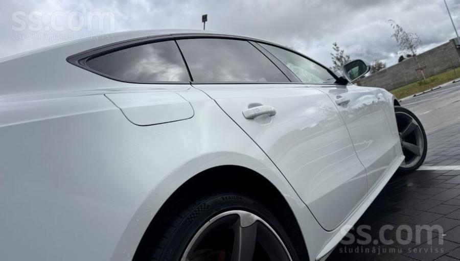 White Audi A5 2012 in Riga, with an engine capacity of 3.00 L and mileage of 279 thousand km for 11990 €, photo 13 on AUTOMOTO.COM.LV