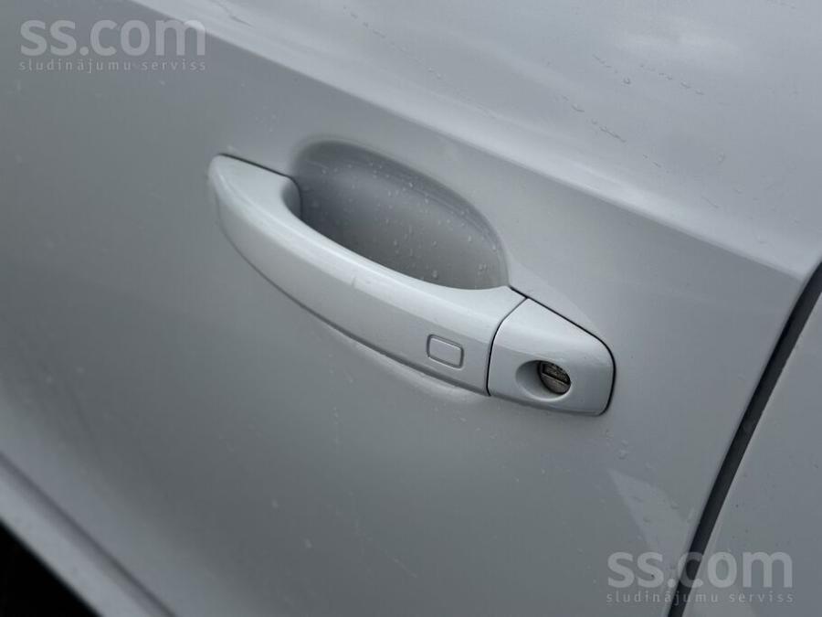 White Audi A5 2012 in Riga, with an engine capacity of 3.00 L and mileage of 279 thousand km for 11990 €, photo 18 on AUTOMOTO.COM.LV