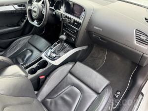 White Audi A5 2012 in Riga, with an engine capacity of 3.00 L and mileage of 279 thousand km for 11990 €, photo 22 on AUTOMOTO.COM.LV